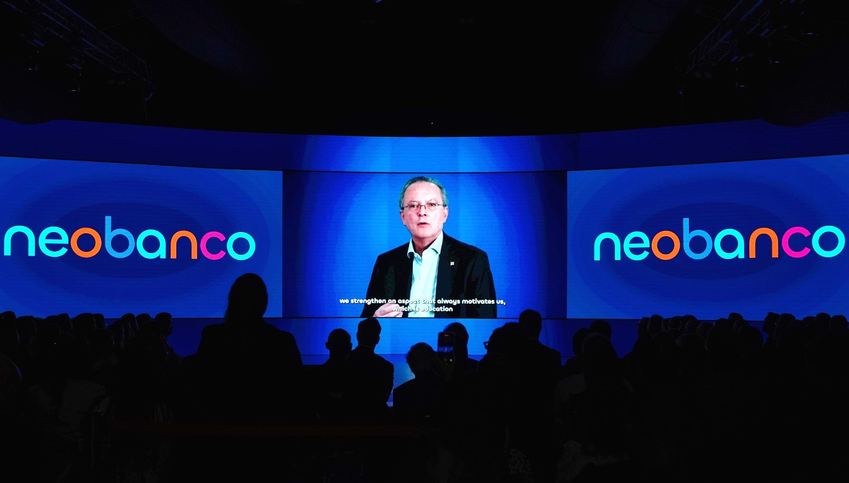 Qik, el primer neobanco dominicano en República Dominicana